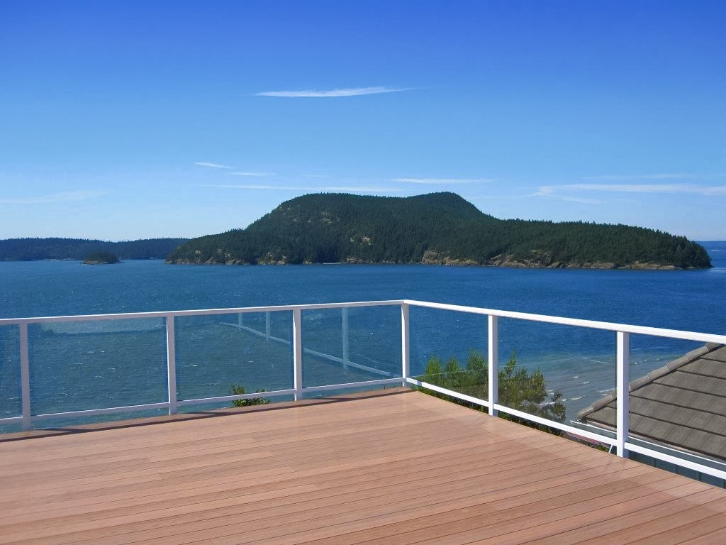 Glass Railing for Decks | eGlass Railing Systems