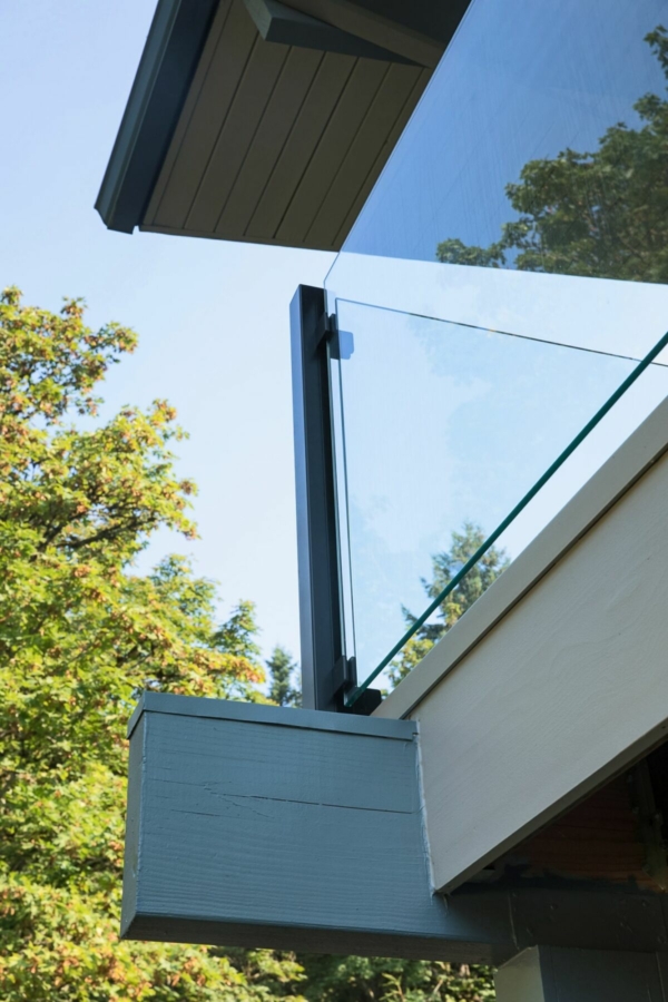 Black Vision Glass Railing - Portland, OR - Glass Railing for Decks