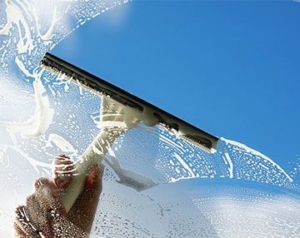 Cleaning Tips for Glass Railing - Glass Railing for Decks