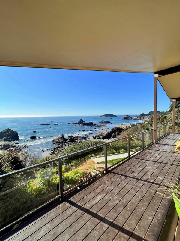 Bronze Element Glass Railing - Brookings, OR - Glass Railing for Decks