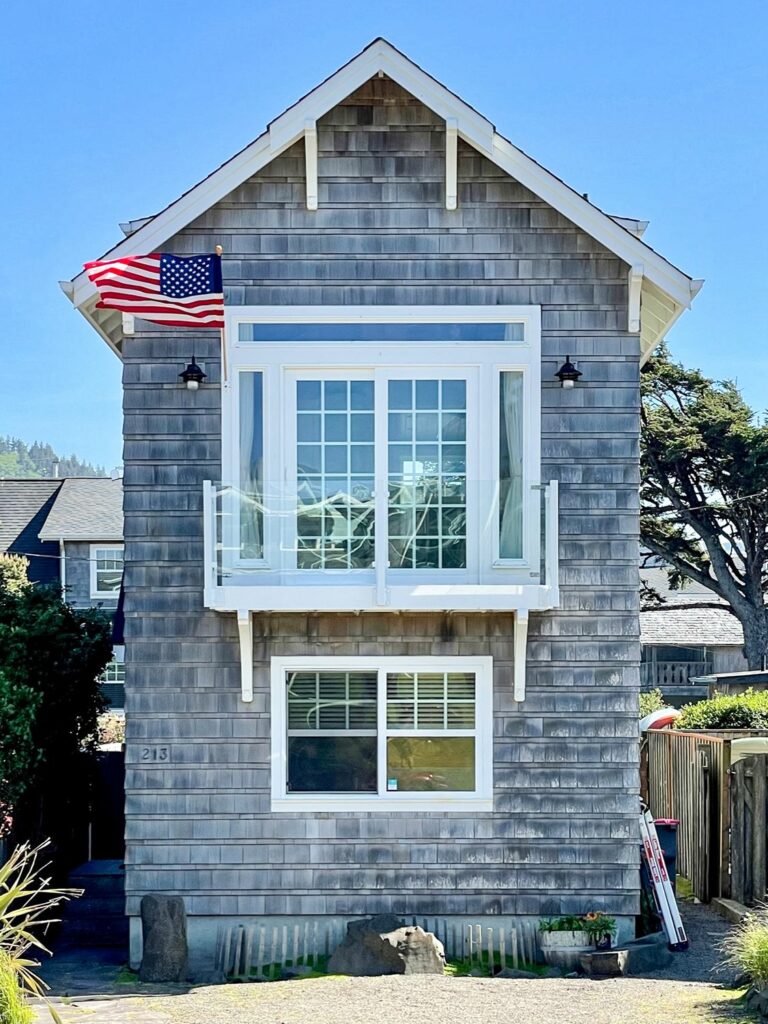 White Frameless Glass Railing - Portland, OR - Glass Railing for Decks